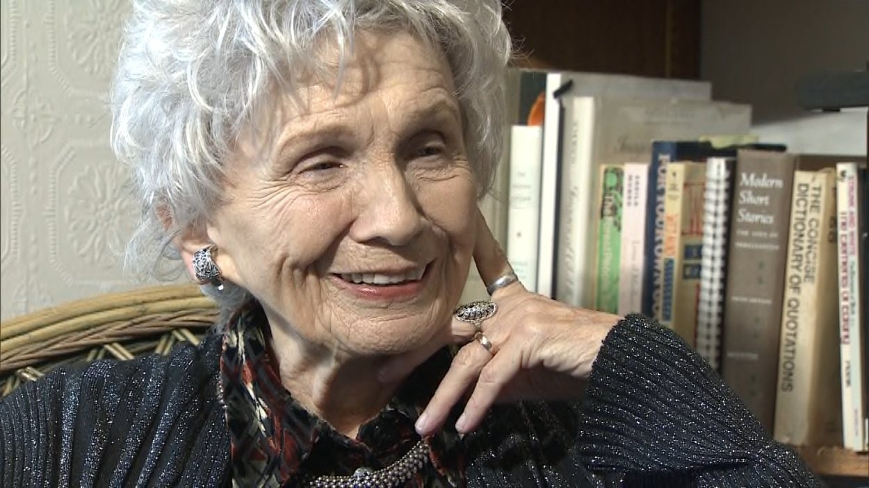 Alice Munro a regardé avec fierté sa fille accepter son prix Nobel ...