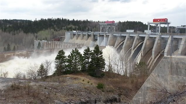 Réfléchir sur la présence des barrages | ICI.Radio-Canada.ca