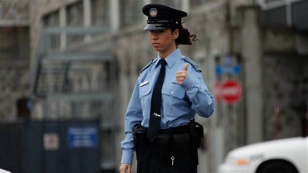Le métier de policière moins populaire | ICI.Radio-Canada.ca