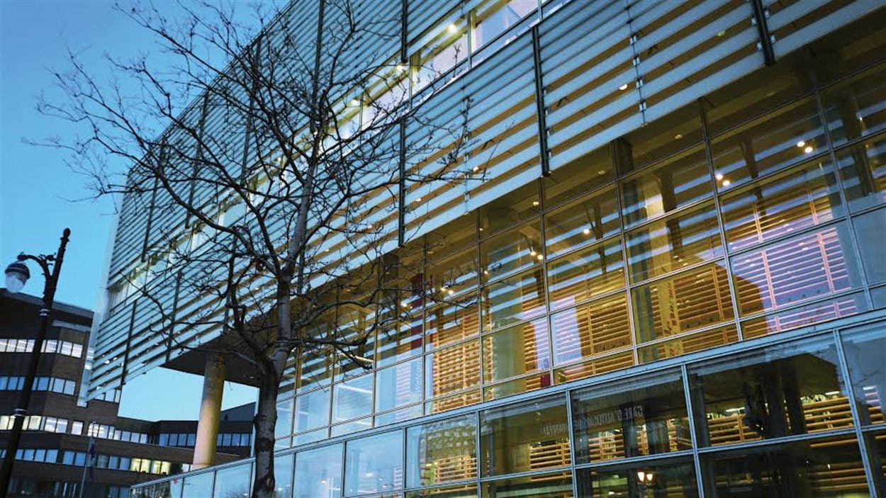 La Grande Bibliothèque du Québec célèbre ses 10 ans d'existence | ICI ...