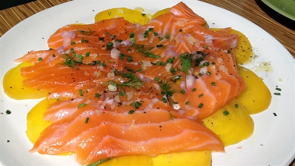 Saumon et betteraves marinés et grillés au four et son céleri rémoulade ...
