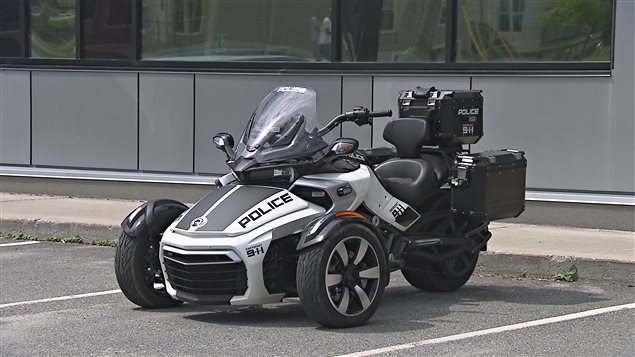 Les policiers sherbrookois testent le Spyder de BRP | ICI.Radio-Canada.ca