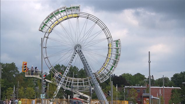 Une grande roue fait son apparition à Montréal-Nord | ICI.Radio-Canada.ca