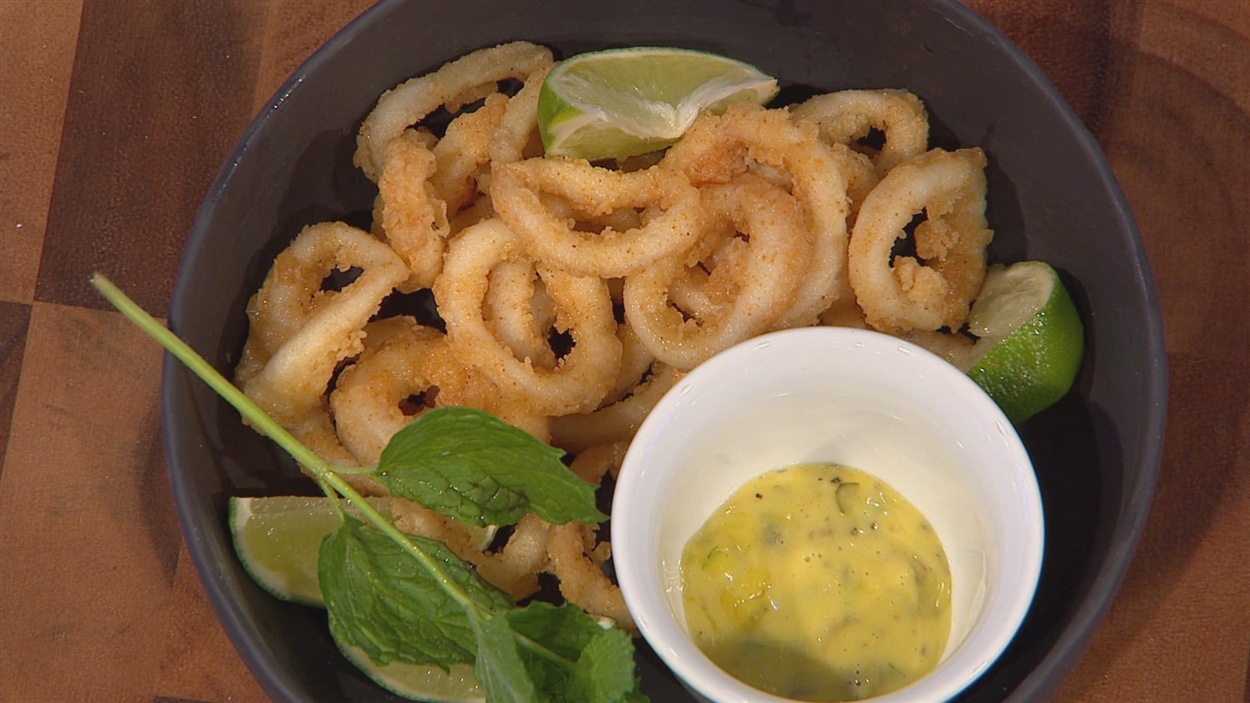 Calmars frits, mayonnaise maison | Un Chef À L’oreille | ICI Radio ...