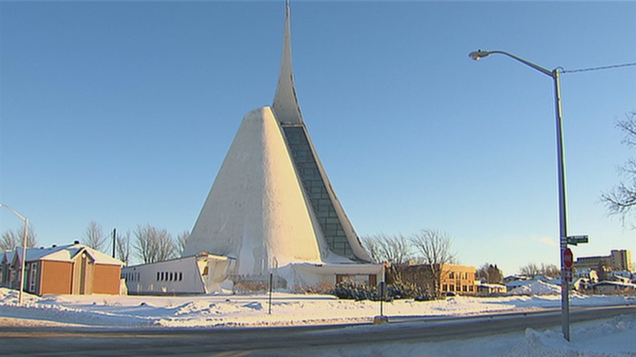 Une œuvre pour commémorer l’église Notre-Dame-de-Fatima | ICI.Radio ...