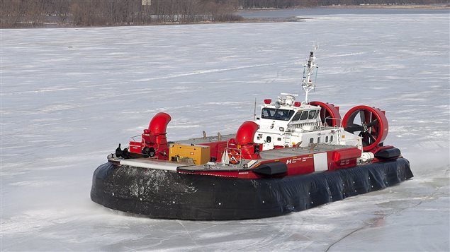 Métier : commandante d'aéroglisseurs dans la Garde côtière | ICI.Radio ...