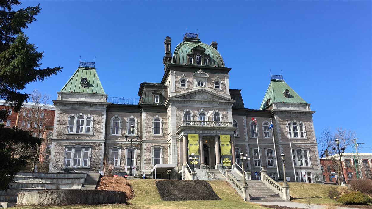 Trois Sherbrookois mis à l'amende par le DGEQ | ICI.Radio-Canada.ca