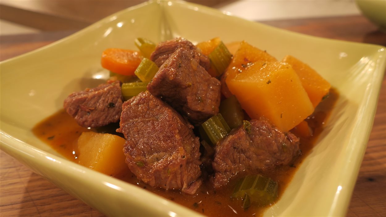 Bouilli de bœuf | Marina Orsini | ICI Radio-Canada.ca